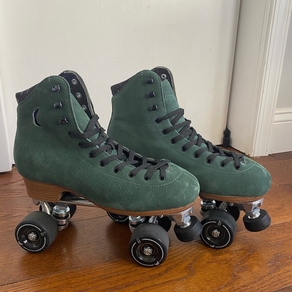 Moonlight Roller | Shoes | Moonlight Roller Emerald Roller Skates ...